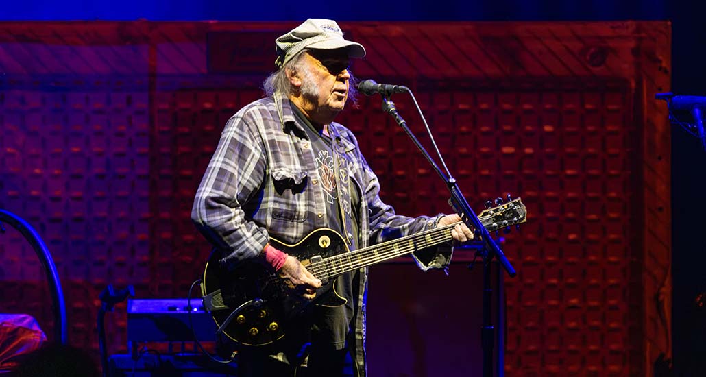 Neil Young & The Chrome Hearts at Huntington Bank Pavilion in Chicago ...